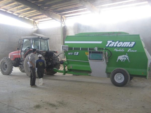Setting up Tatoma feeder mixer at Mr. Kangavar’s farm – Nolan Livestock ...